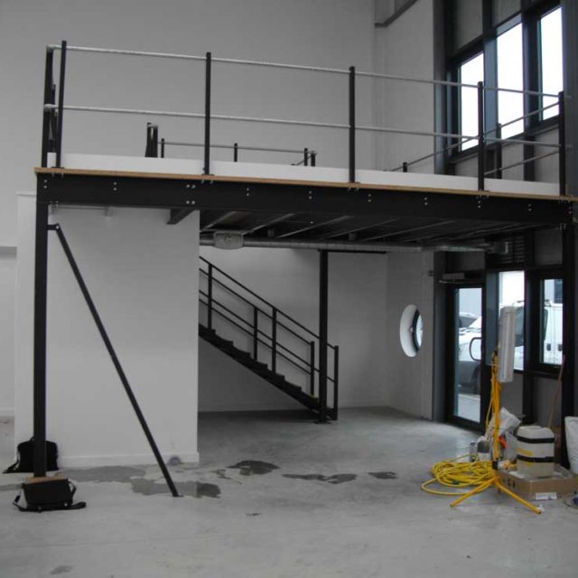 HERTFORDSHIRE MEZZANINE AND W/C BLOCKS | Simple Mezzanines